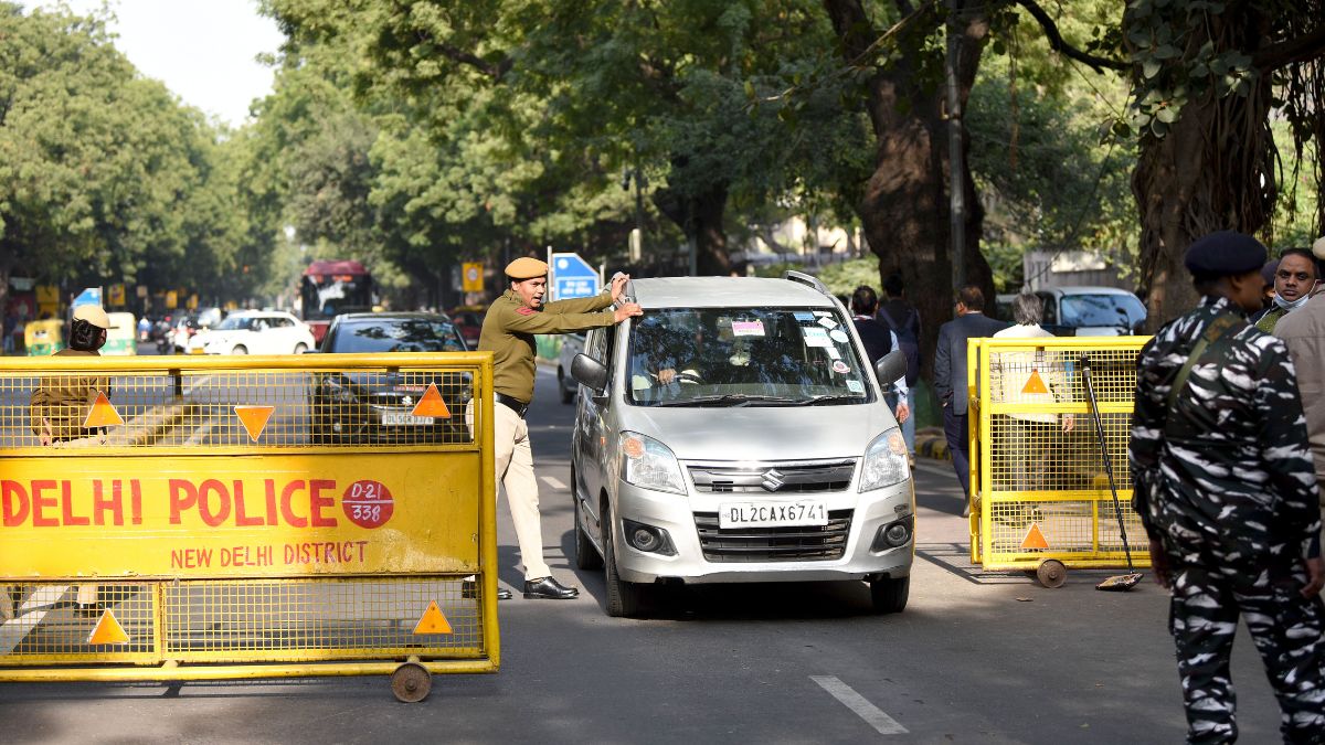 Delhi Traffic Advisory Vehicular Movement Disrupted In Several Areas